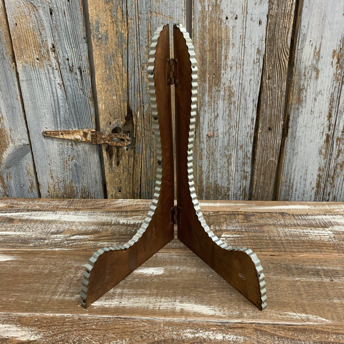 Corrugated Metal Picture Display Stands